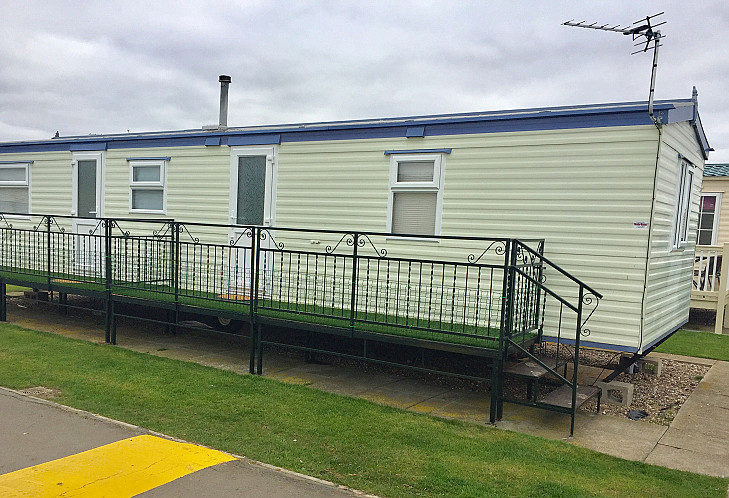 Atlas Everglade 8-Berth Static Caravan Hire Skegness - From £200/Night