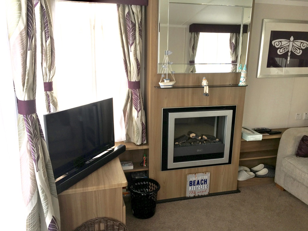 Swift Bordeaux 6-Berth Static Caravan Hire Potter Heigham - From £0/Night