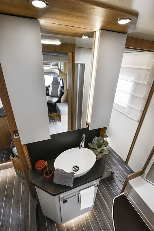 Motorhome hire Paisley - Roller Team Luxury 4 Berth Lowlander Deluxe