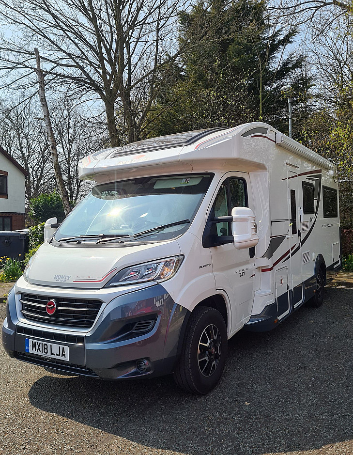 fiat roller 6-Berth Motorhome Hire southport - From £115/Night