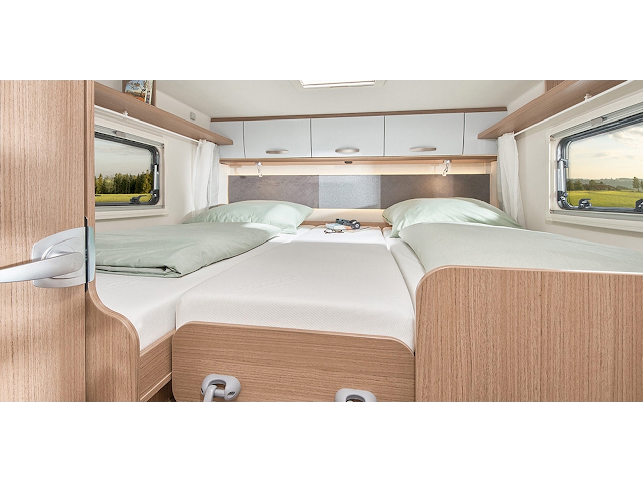 Hymer, Carado, 4-Berth Motorhome Hire MAIDENHEAD - From £95/Night