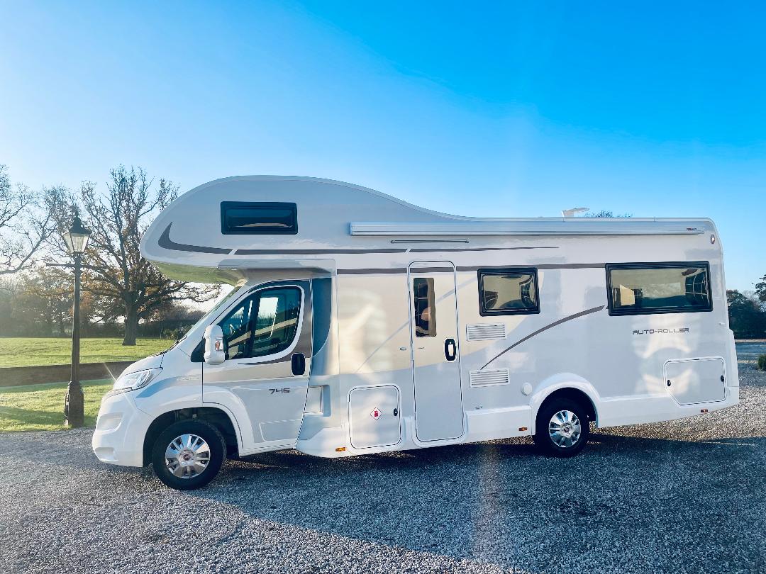 Fiat RollerTeam 5-Berth Motorhome Hire York - From £115/Night