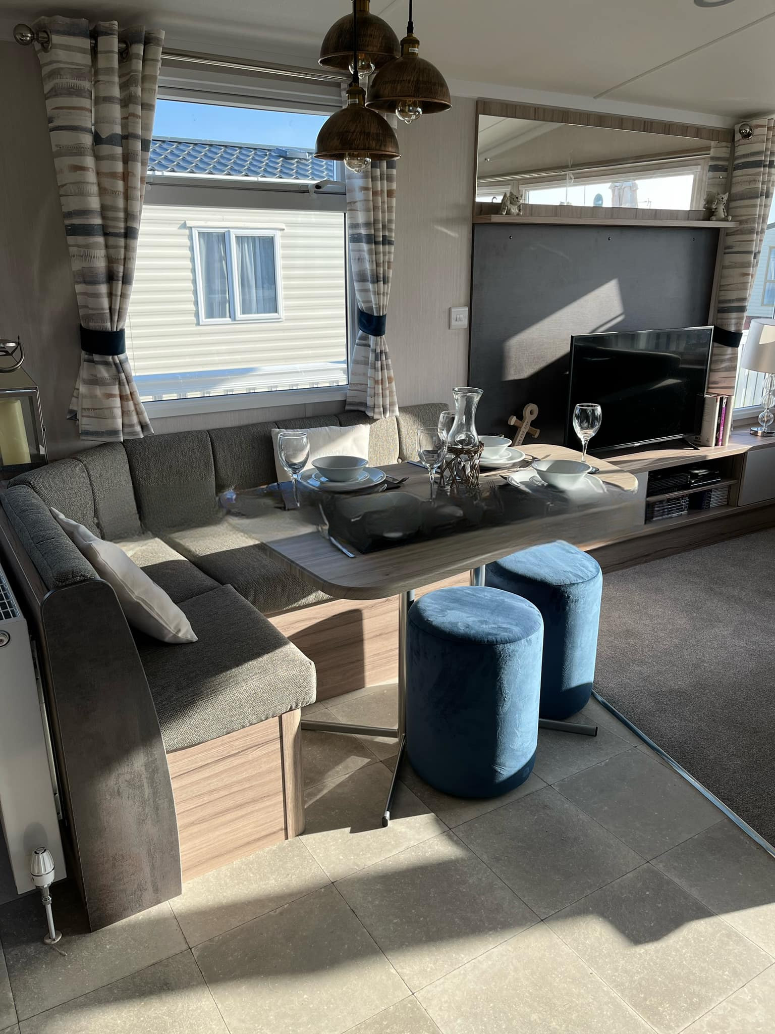 Caravan Swift 6-Berth Static Caravan Hire Skipsea - From £100/Night