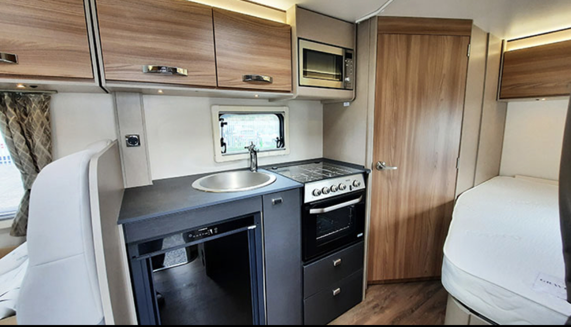 Motorhome hire Bolton - Fiat Ducato Swift Edge 464