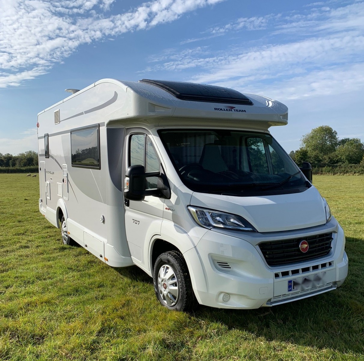 Motorhome hire Stoke Golding - Roller Team Auto-Roller 707